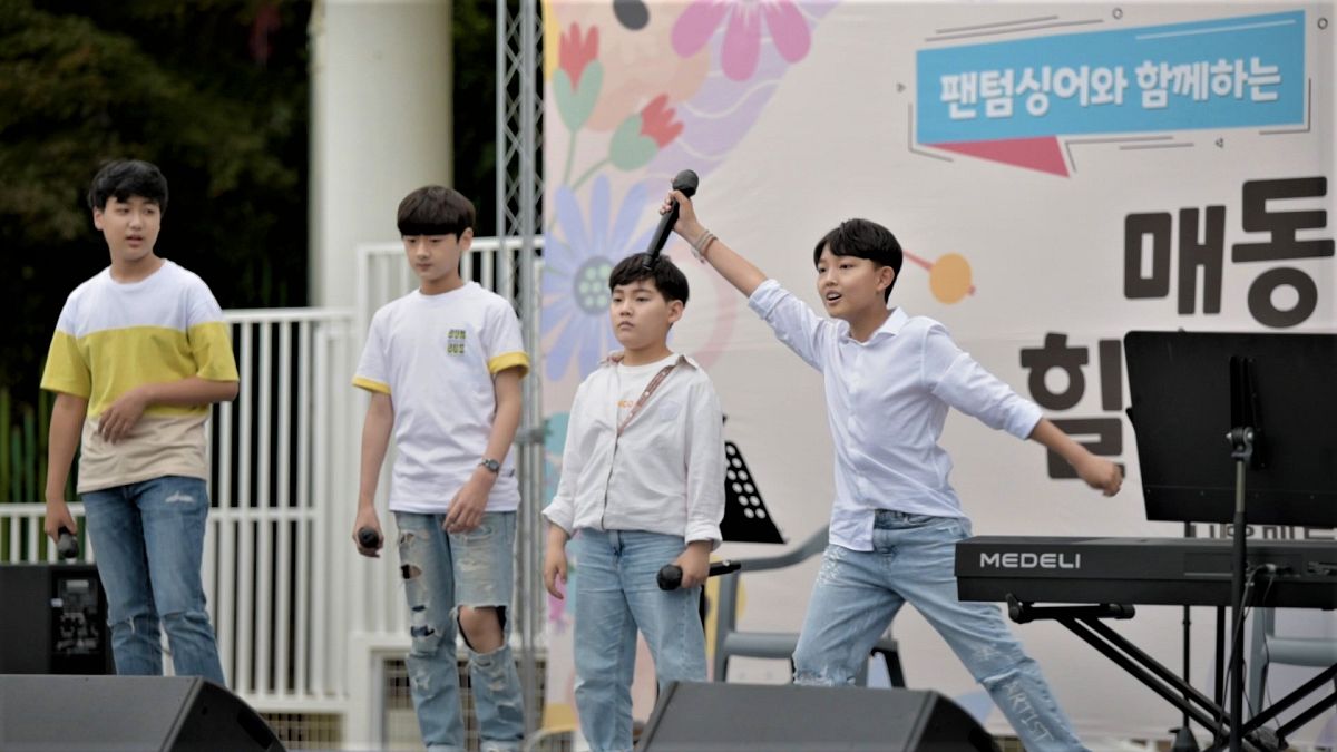 Meet the young K-pop artist seeking fame in South Korea | Euronews