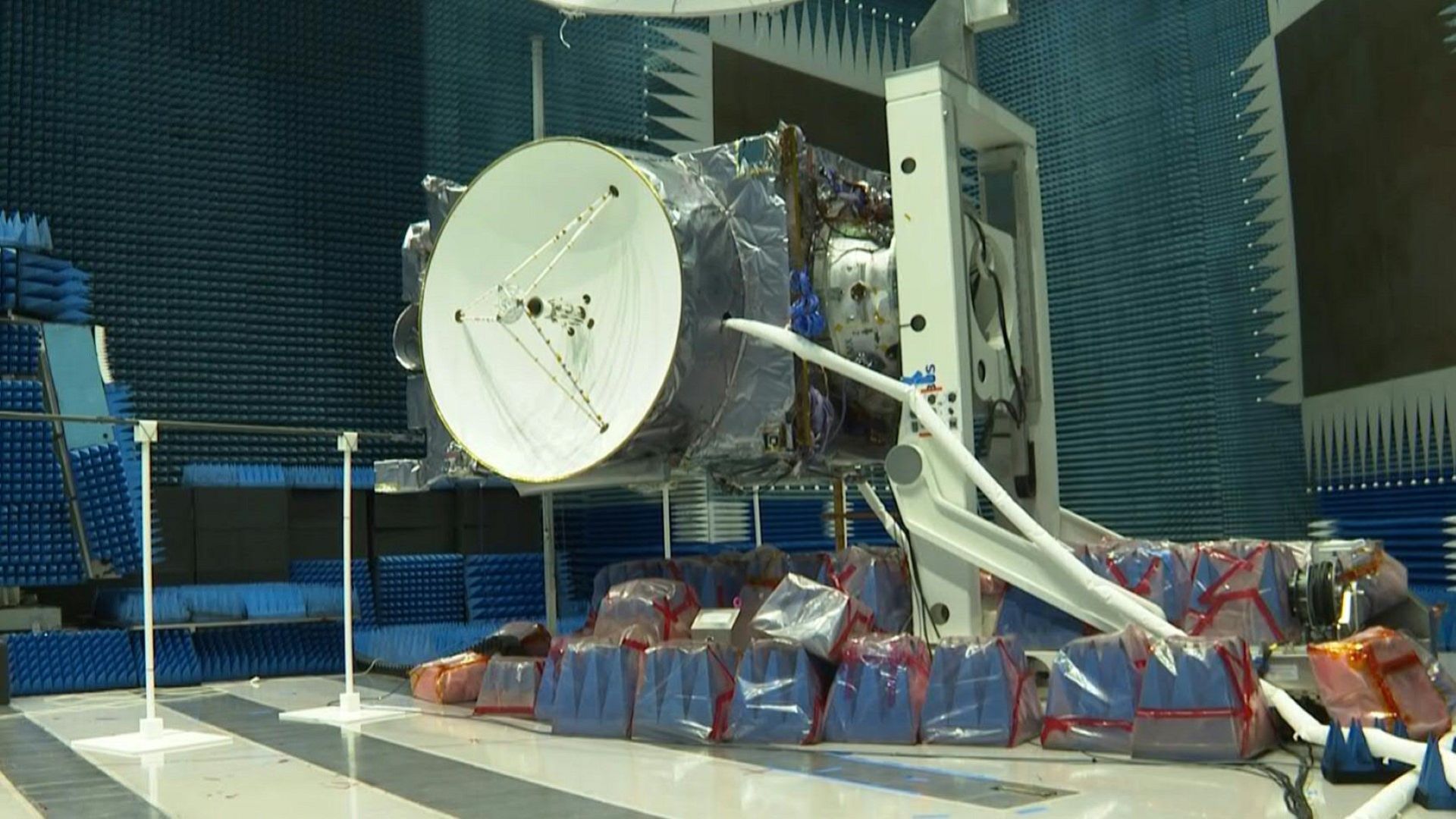 JUICE: Will this ESA probe find life on Jupiter’s icy moons? | Euronews