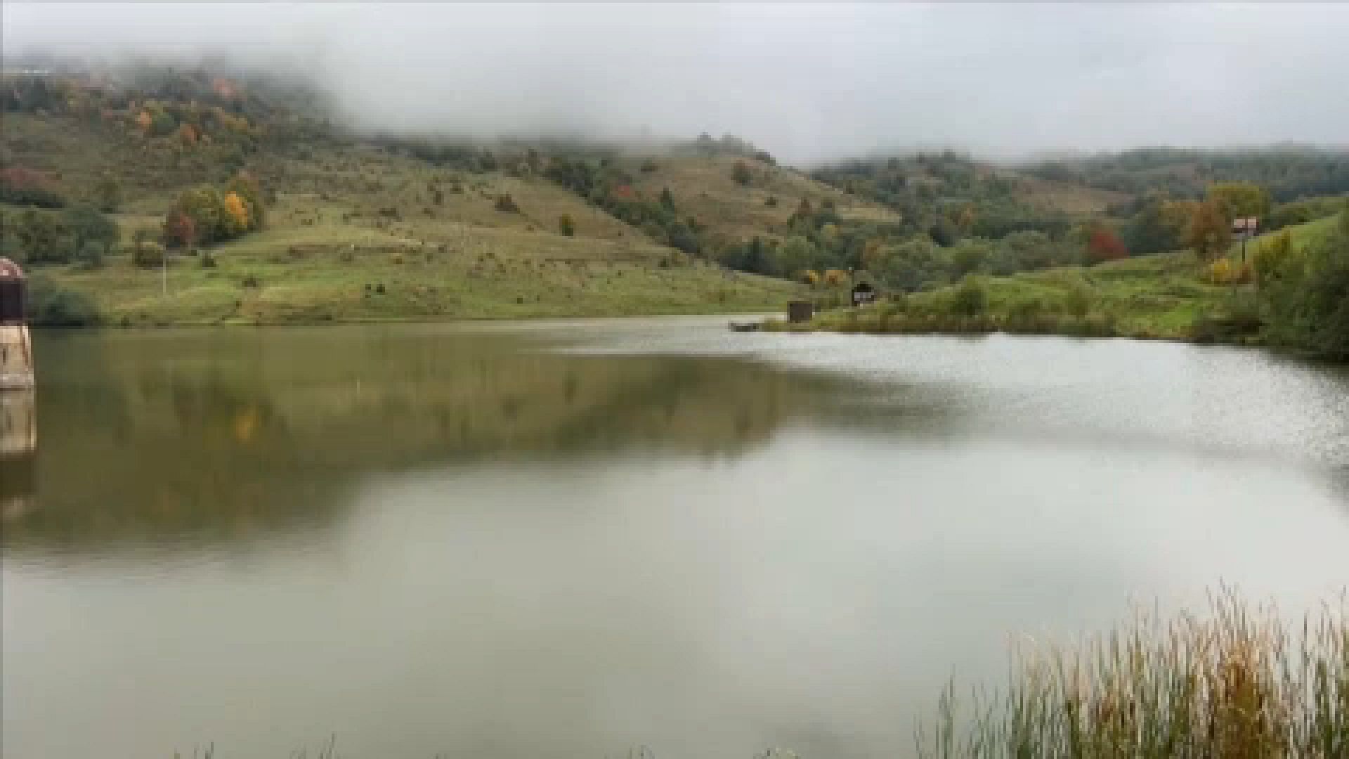 Megsérült egy erdélyi halastó gátja, evakuálásokat rendeltek el | Euronews