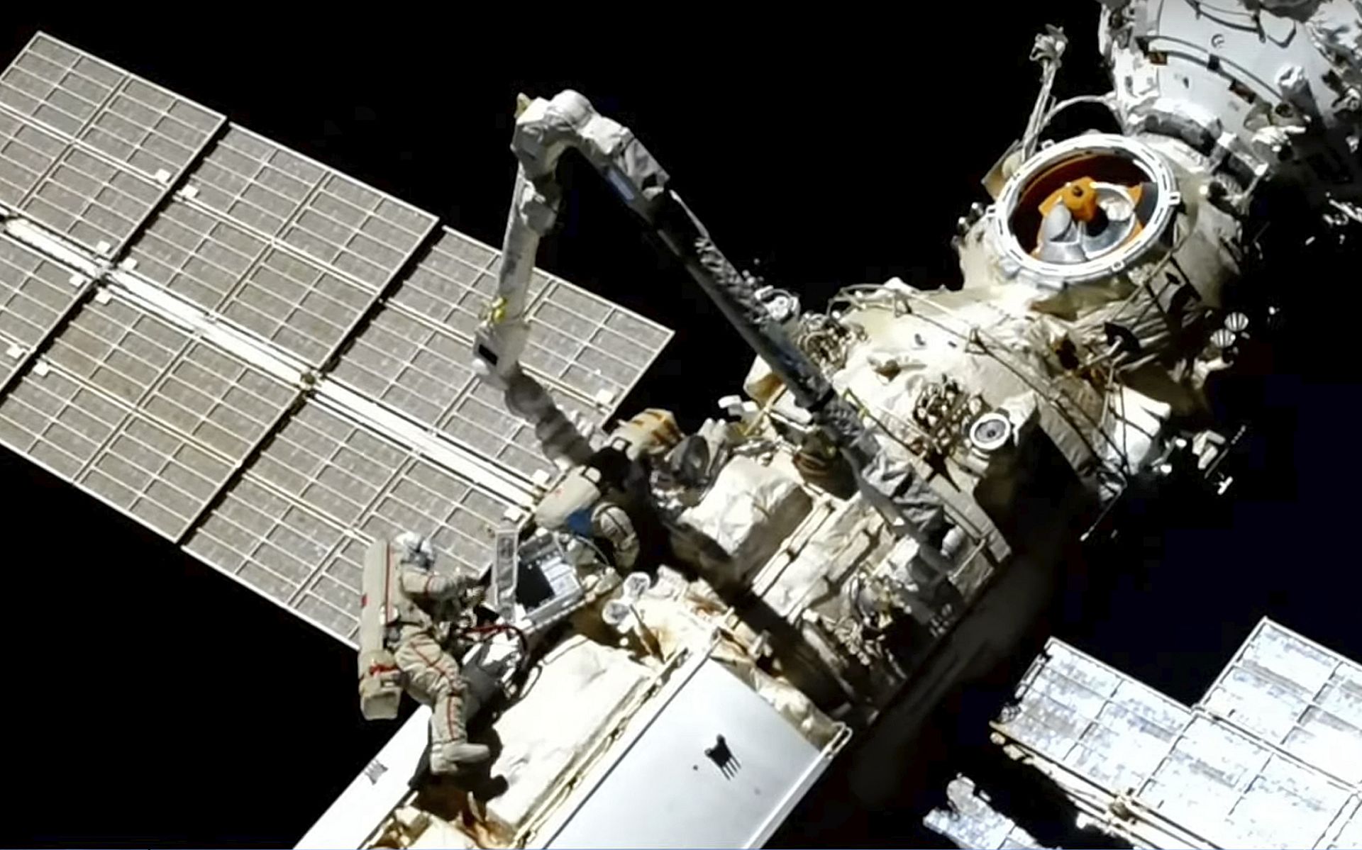 Décollage réussi pour SpaceX, une cosmonaute russe en route vers l'ISS ...