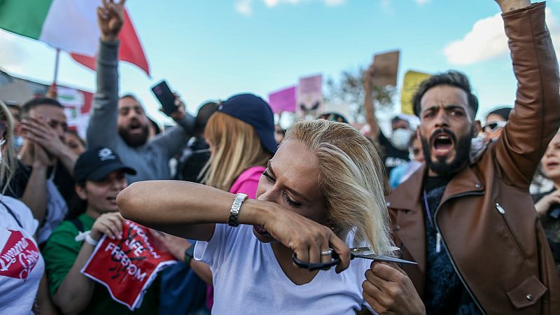 Iran protests: Why is cutting hair an act of rebellion? | Euronews
