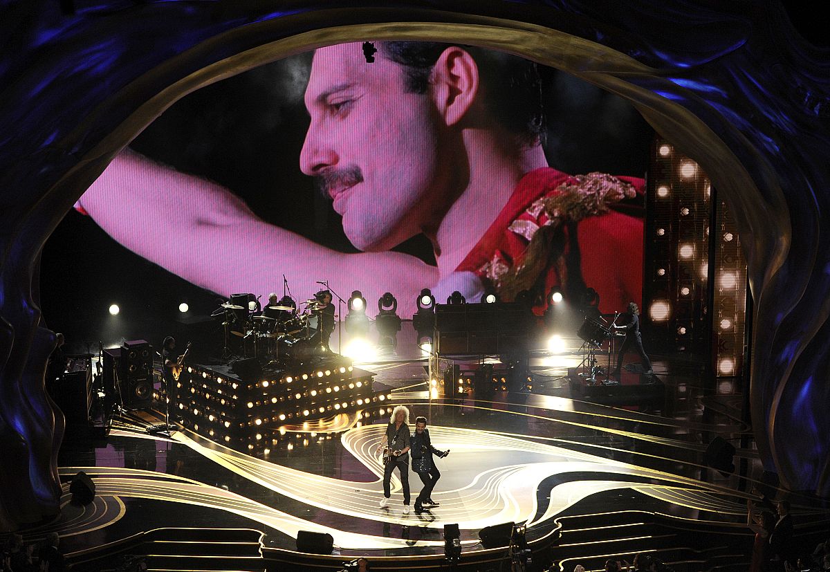 ‘Face It Alone’: Queen release previously unheard Freddie Mercury song ...