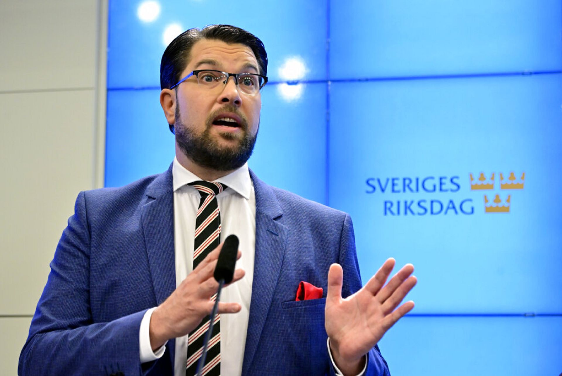 Sweden unveils minority government that relies on far-right support ...