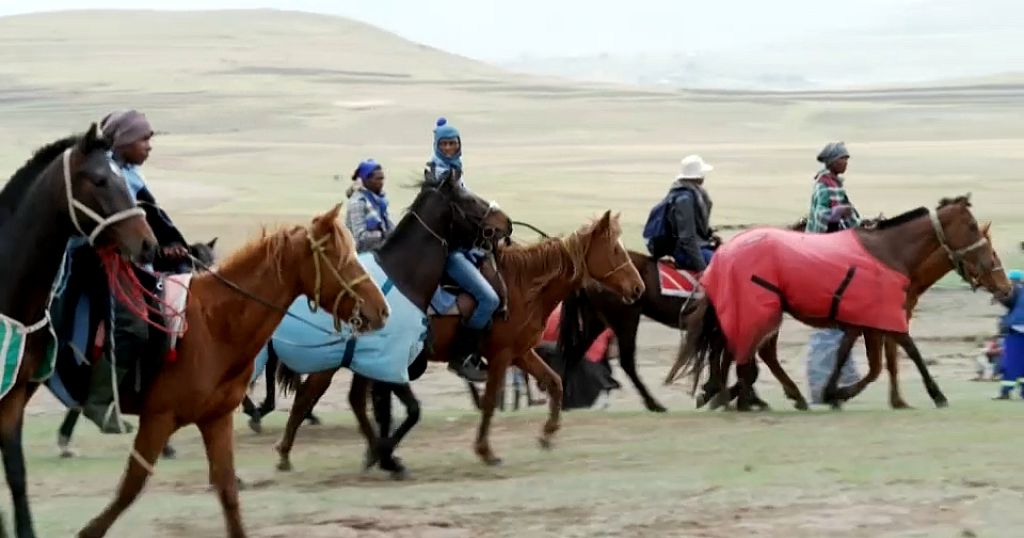 Lesotho's mountain jockeys race in the mist | Africanews