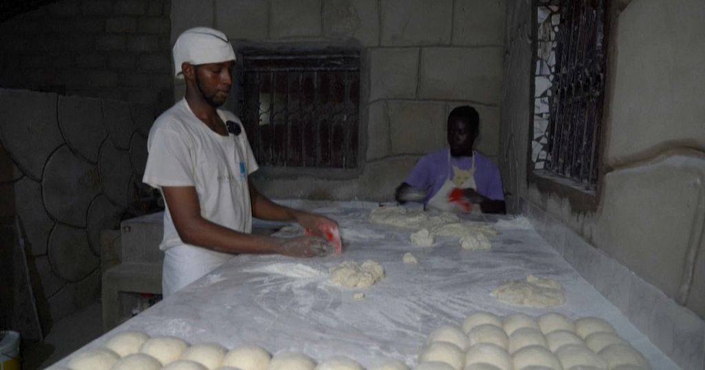 A night with the baker preparing Tapalapa, a typical Gambian bread ...