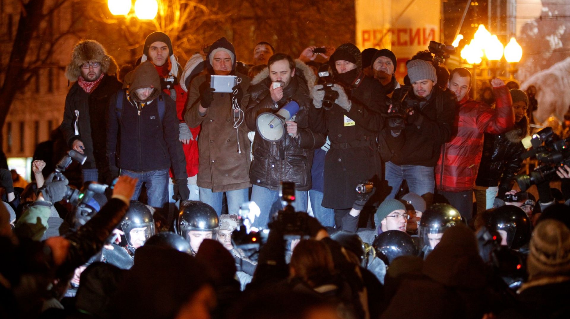 Ukraine war: Meet the Russian exile 'trying' to overthrow Vladimir ...