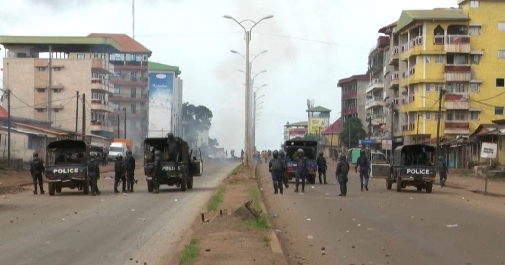 Violent clashes in Guinea's anti-junta protest | Africanews