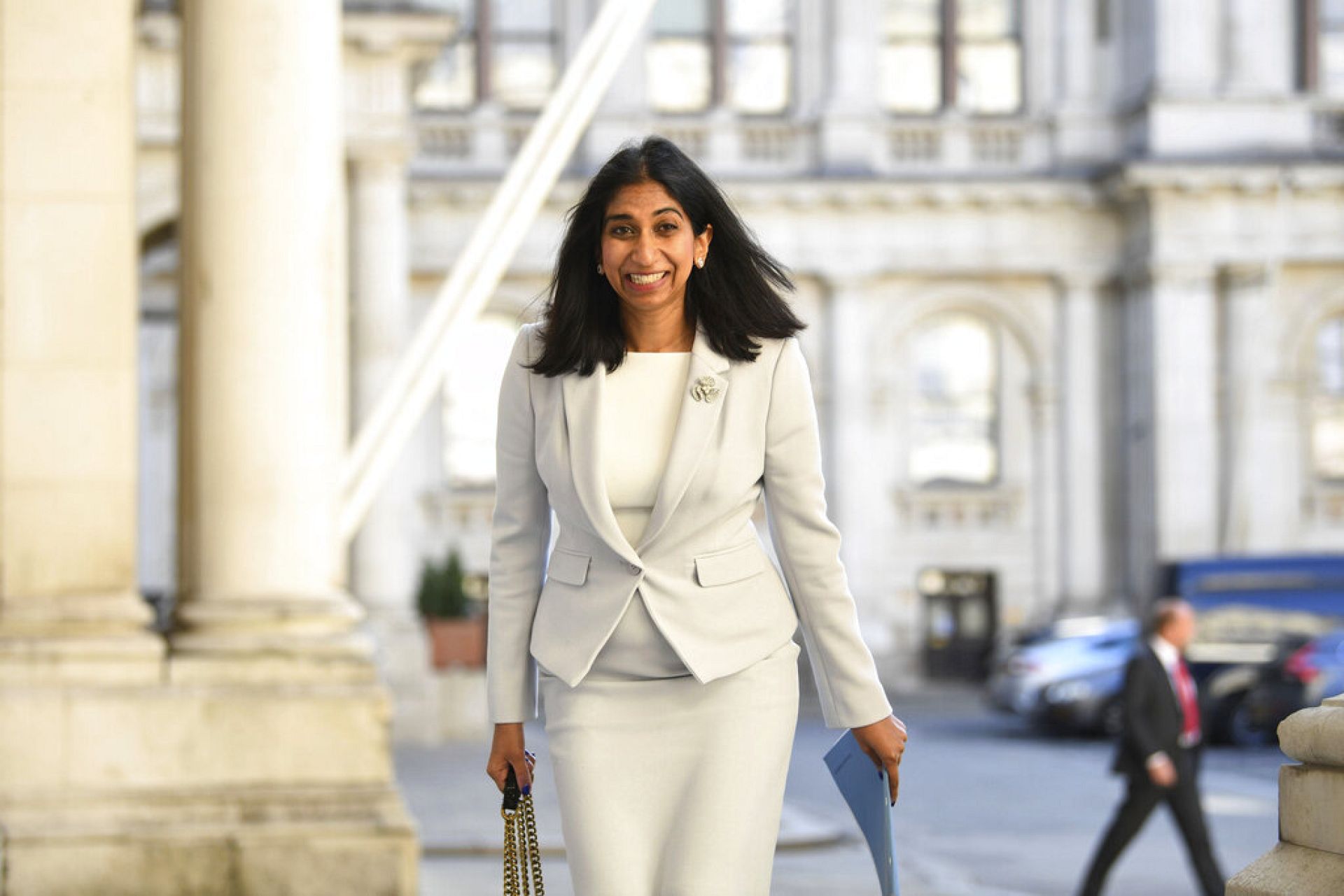 Sunak favourite to be named new UK PM as Boris Johnson bounces back ...
