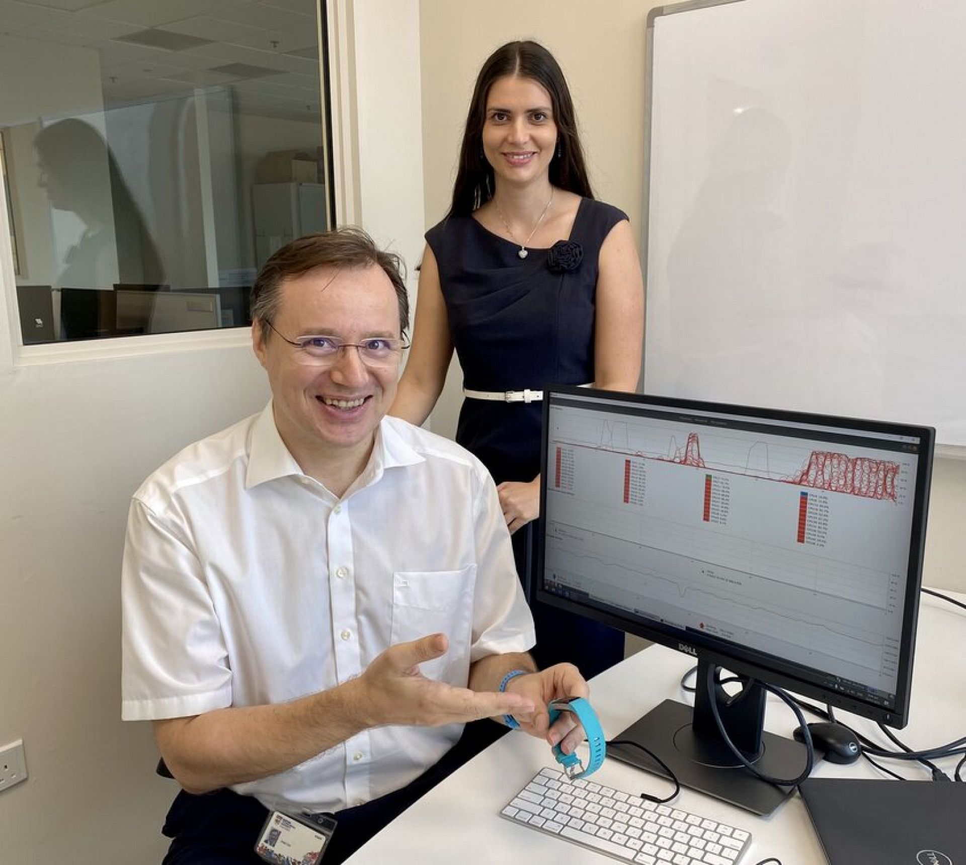 Scientists are using fitness trackers and AI to detect depression with ...