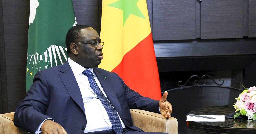 Senegal: NGOs urge Macky Sall to give up 3rd mandate | Africanews