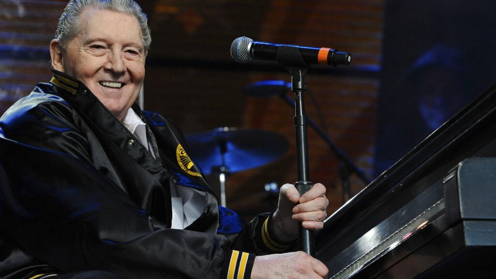 Goodness Gracious: Rock legend Jerry Lee Lewis dies, aged 87 | Euronews