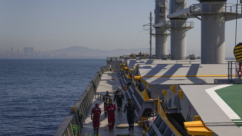 Un ataque contra la base naval rusa de Sebastopol pone en peligro las ...