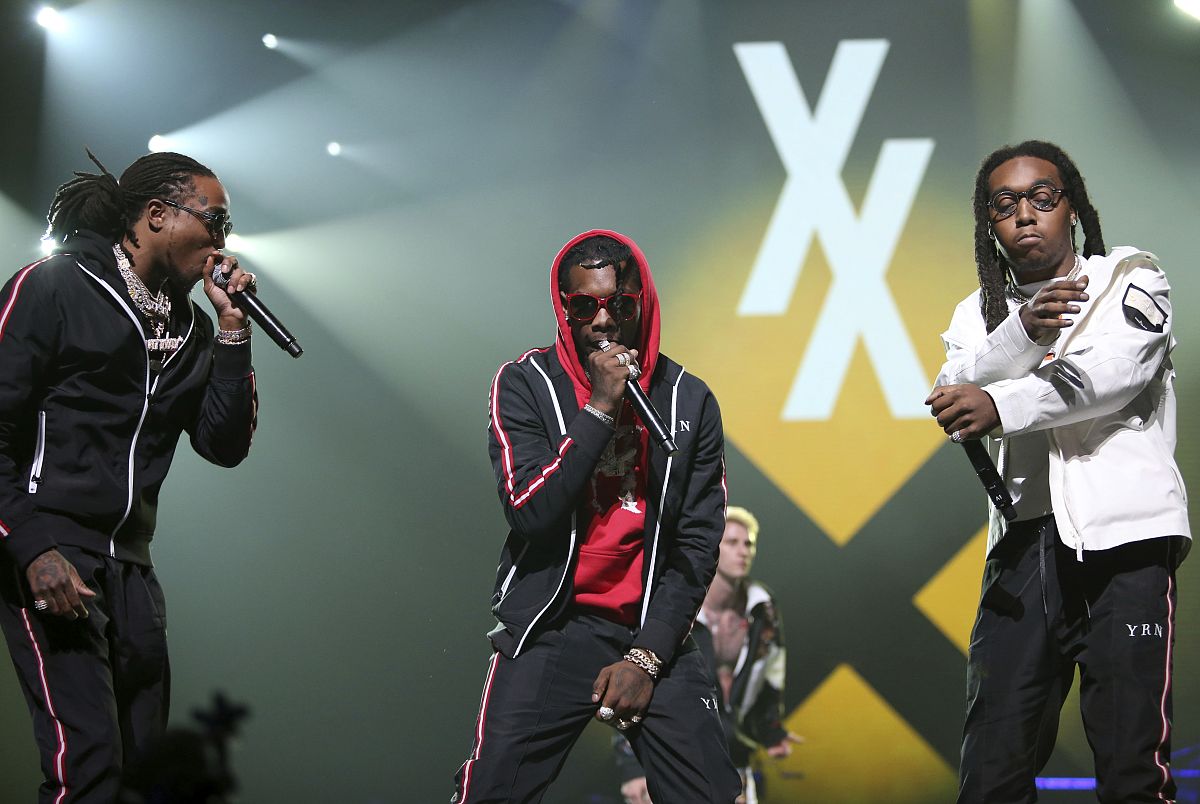 Roses placed where Migos member Takeoff was shot dead, aged 28 | Euronews