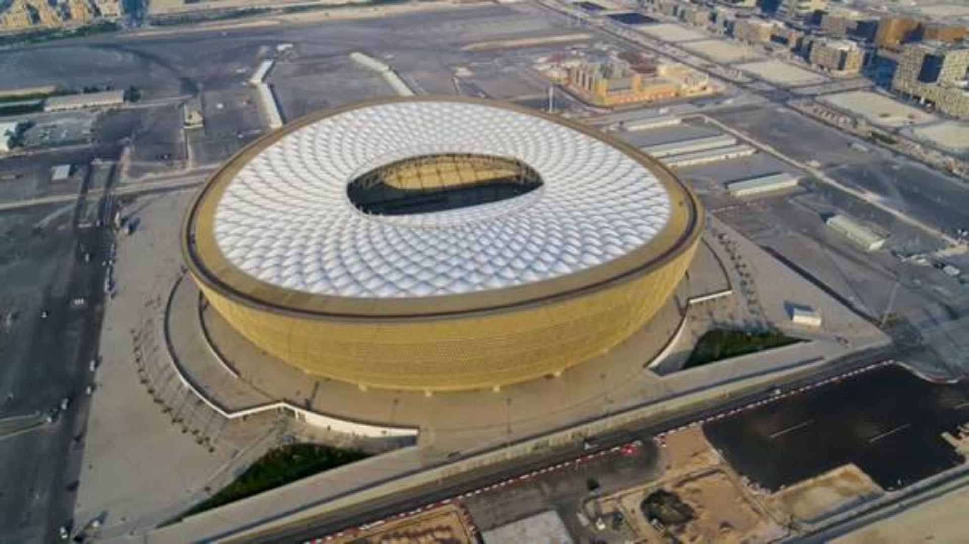 Katar'ın Dünya Kupası için tasarlanan şehri ve son teknoloji mimarisi ...