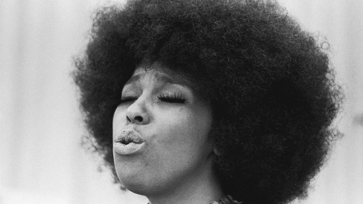 'Killing Me Softly with His Song' singer Roberta Flack unable to sing ...