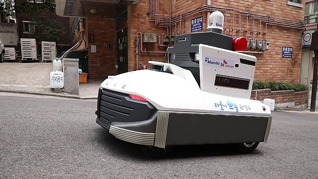 This Self Driving Patrol Robot Is Being Used To Detect Danger And Alert Police On Seouls 