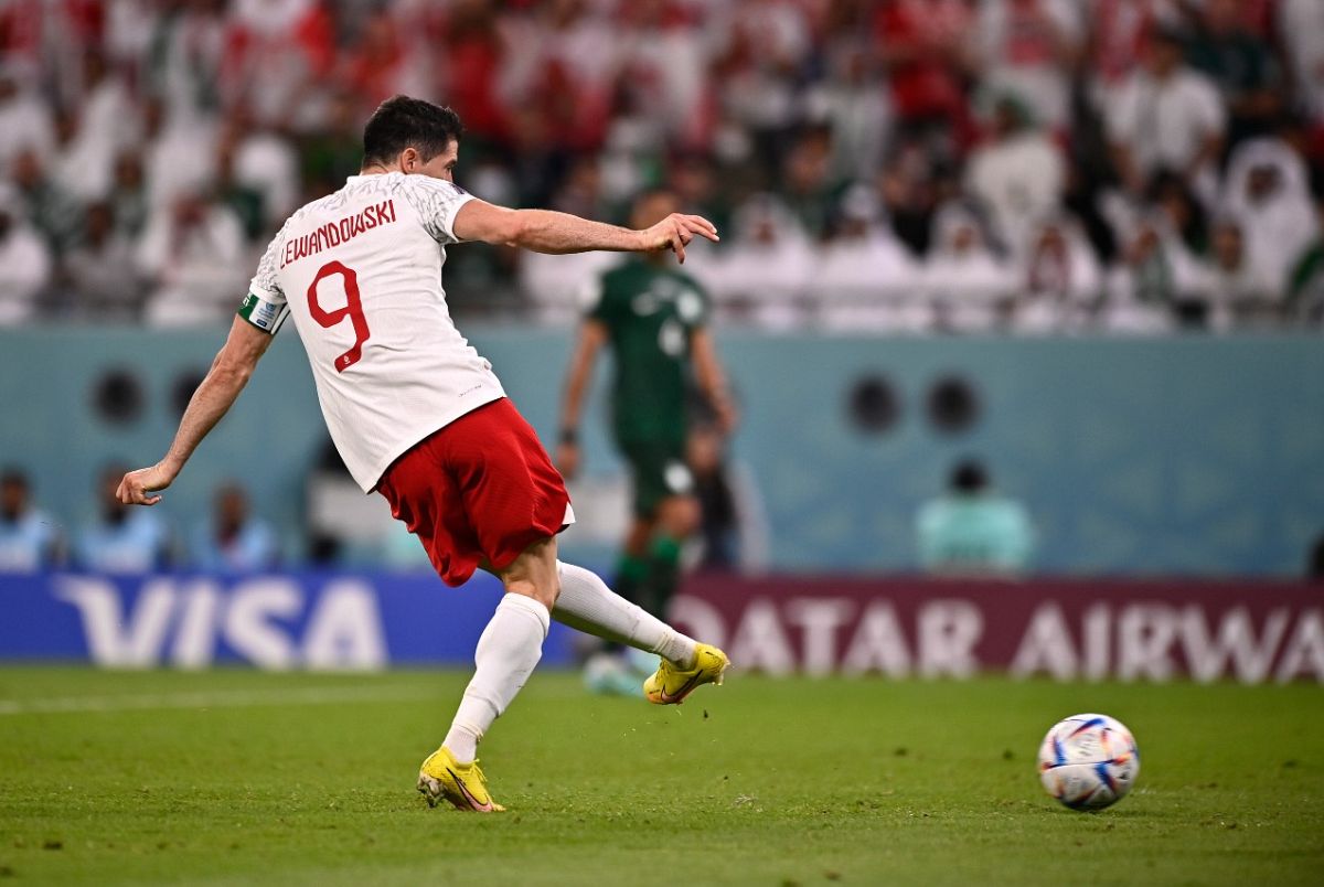 Qatar World Cup: Lewandowski at last on target as Poland beat Saudi ...