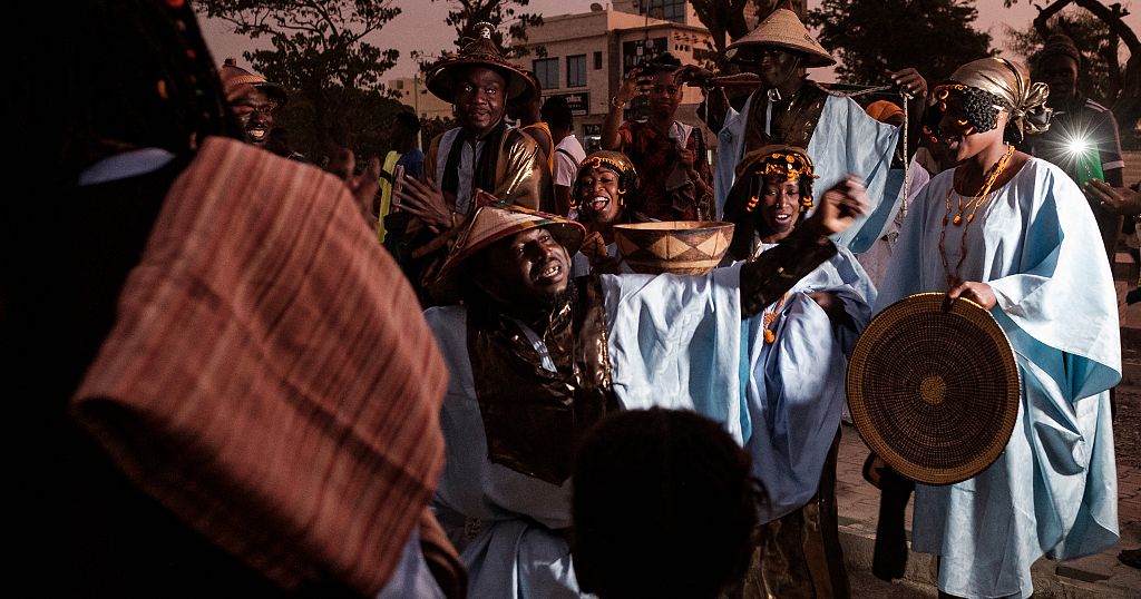 Les Sénégalais célèbrent la diversité culturelle au Carnaval de Dakar ...
