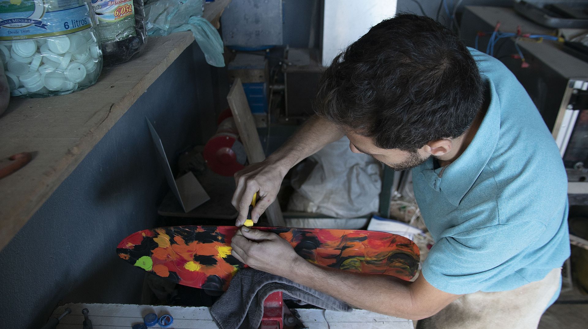 Meet the Brazilian engineer cruising on plastic bottle tops | Euronews