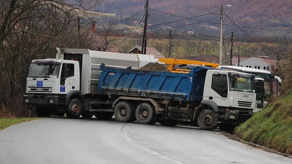 Serbo-kosovari in rivolta. Belgrado chiede alla NATO il permesso di ...