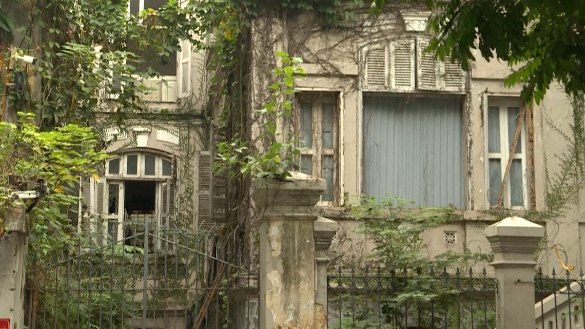 Vietnam's century old French colonial villas fight against the ravages ...