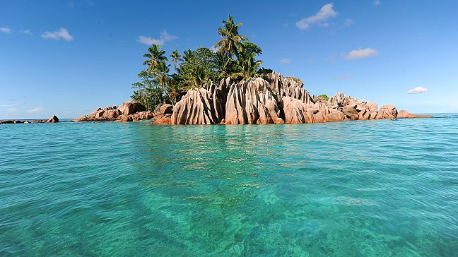 Island hopping, hiking and helicopter rides: discover the top 8 things ...