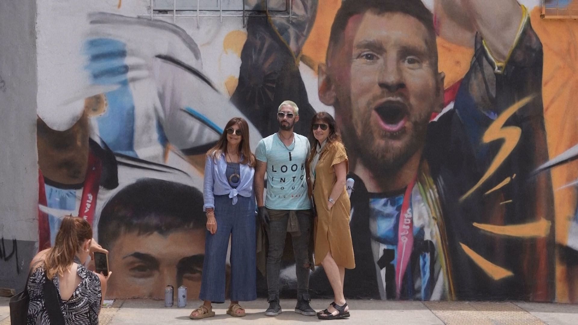 Messi's World Cup celebration is now on a mural in Argentina | Euronews