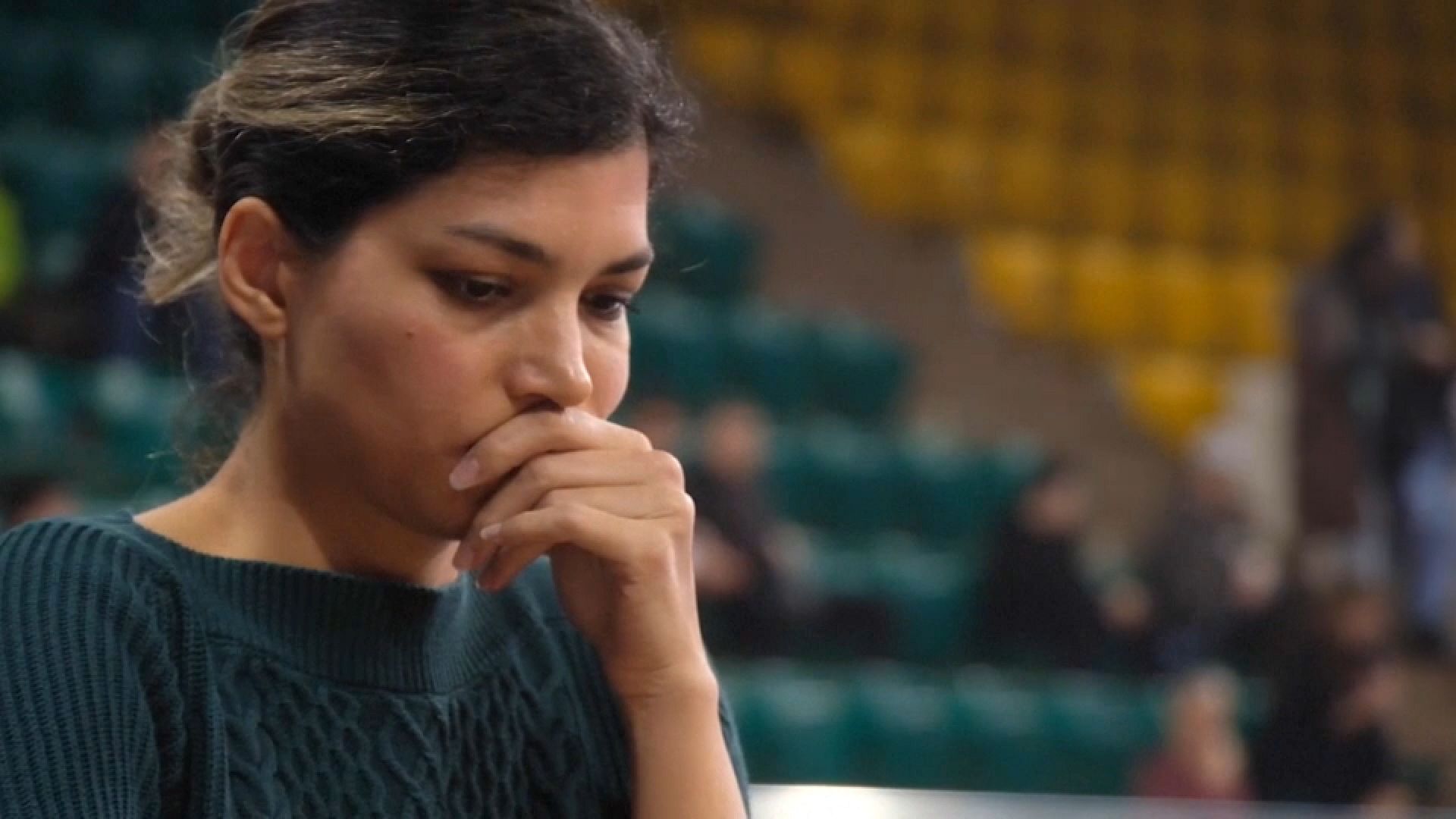 Dos ajedrecistas iraníes desafían a Irán y compiten sin hiyab | Euronews