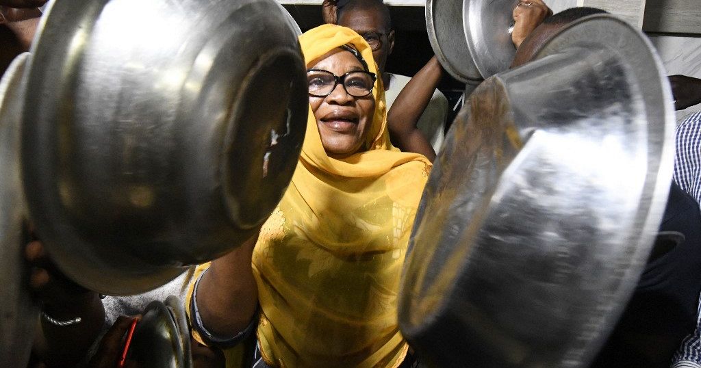 Dakar residents protest mismanagement of anti-Covid funds | Africanews