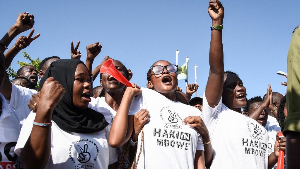 Tanzania's president ends 6-year ban on opposition rallies | Africanews