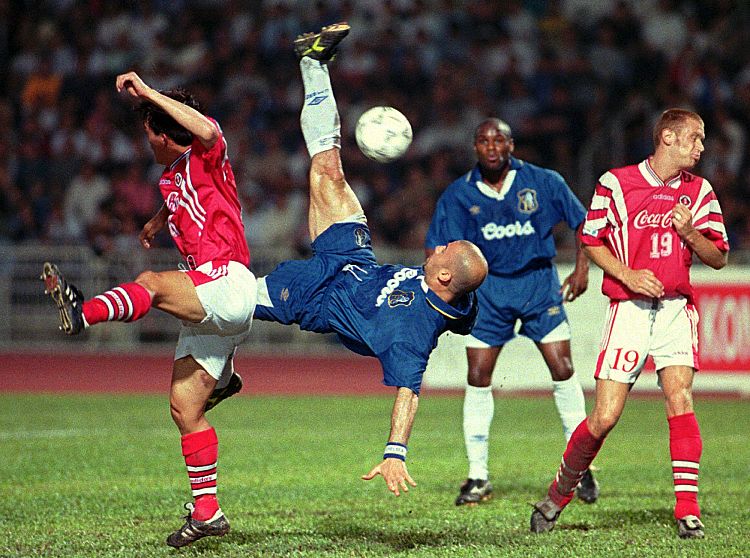 Italian football legend Gianluca Vialli dies of pancreatic cancer ...