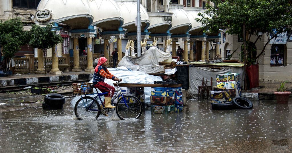 Egypte : les rues d'Alexandrie inondées après de violentes pluies ...