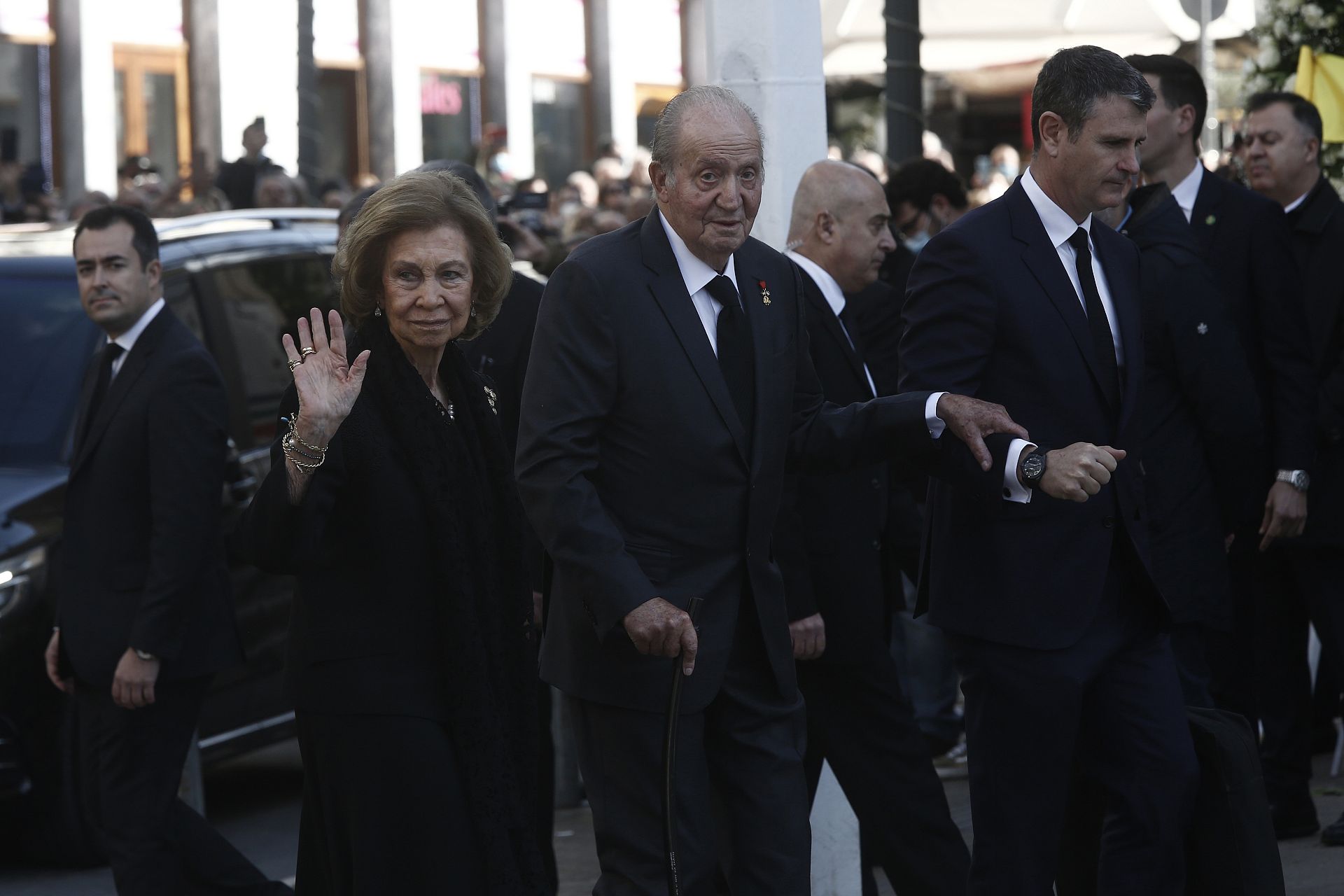 Οι «γαλαζοαίματες» παρουσίες στην κηδεία του τέως βασιλιά Κωνσταντίνου ...