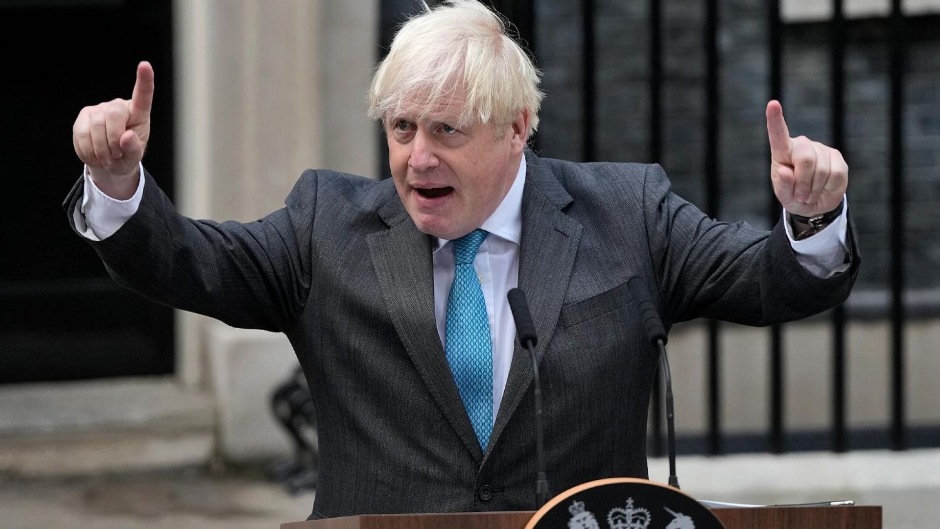 Boris Johnson signs deal to write ‘memoir like no other’ | Euronews
