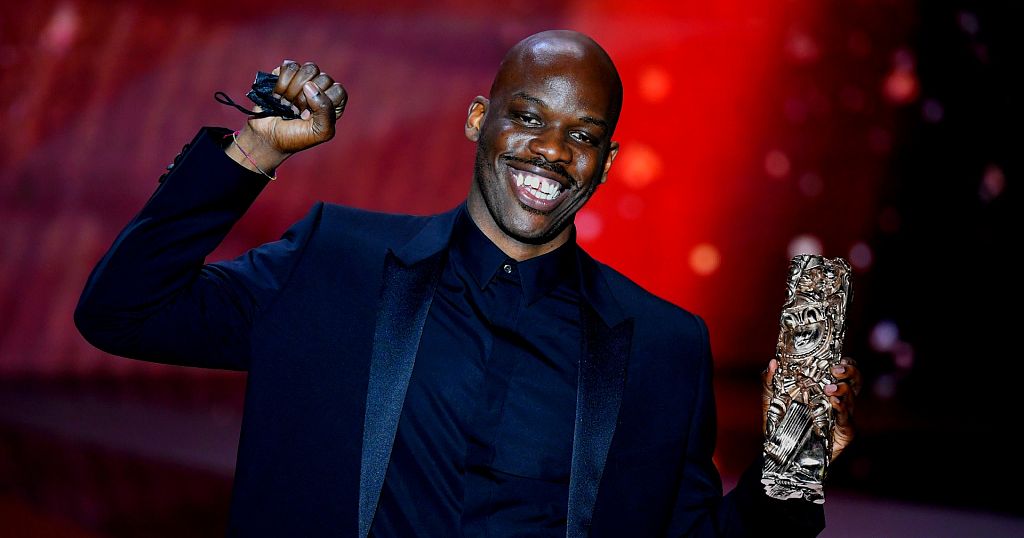 "En Place" : Jean-Pascal Zadi, un candide à la présidentielle sur ...