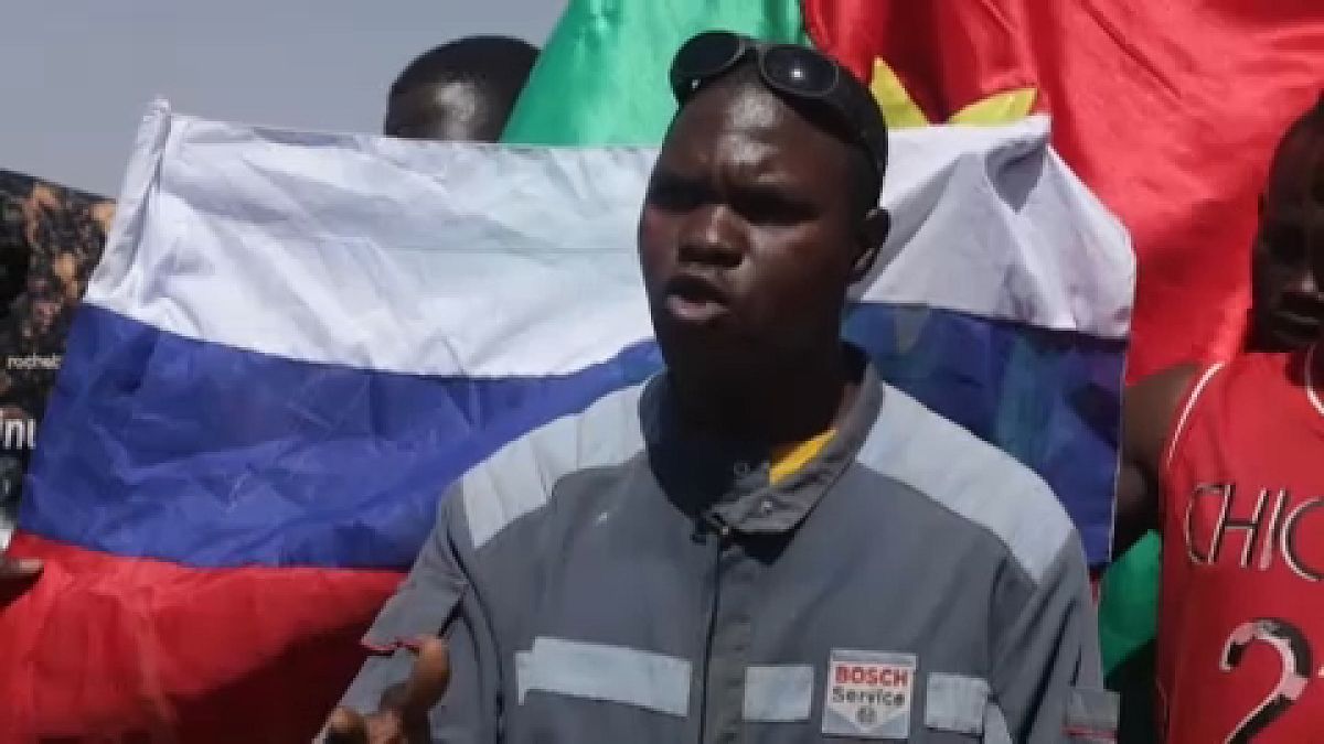 Burkina Faso: manifestazioni anti-francesi a Ouagadougou | Euronews