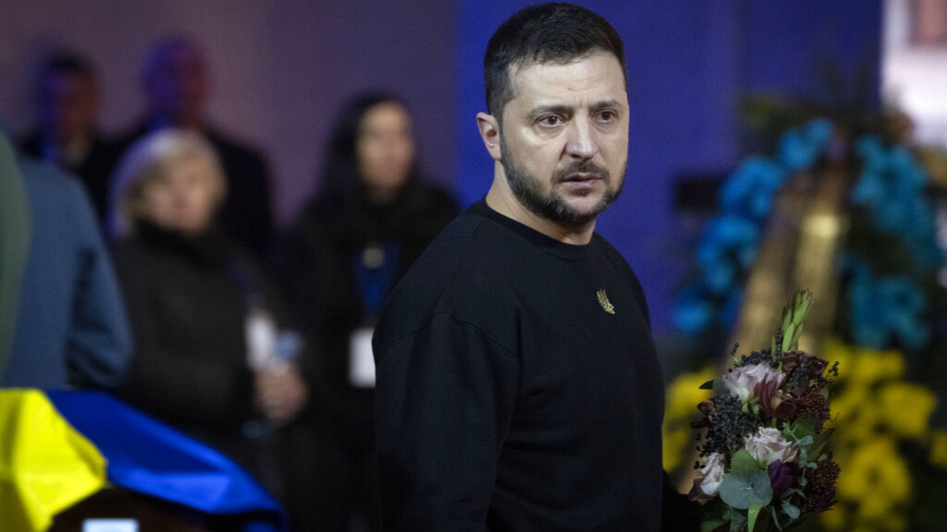 Zelenskyy attends funeral of helicopter crash victims with tanks on his ...