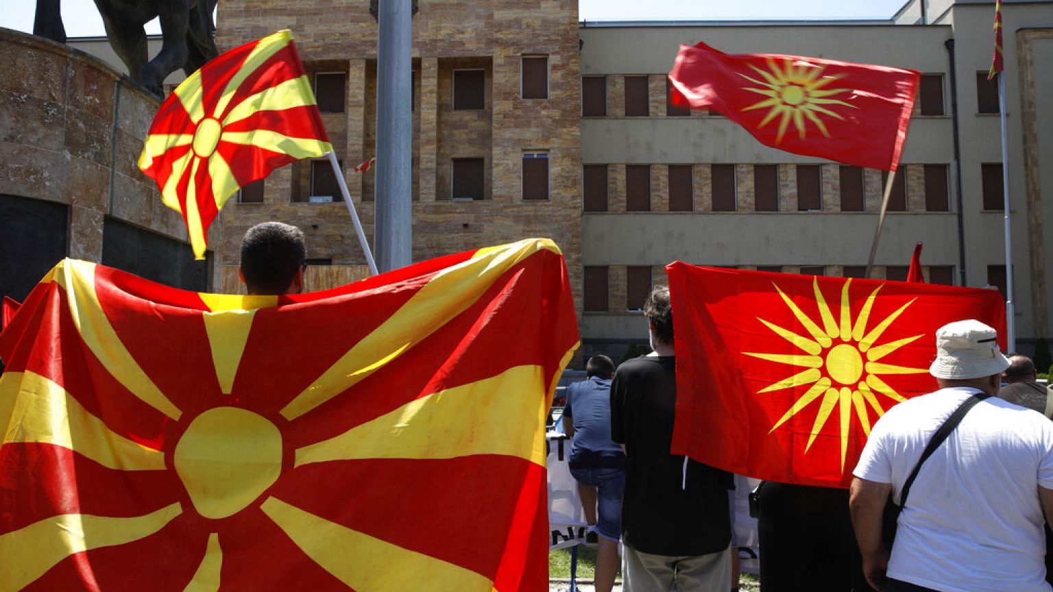 Β. Μακεδονία: Την απαγόρευση εισόδου σε Βούλγαρο ευρωβουλευτή ζήτησε ο ...