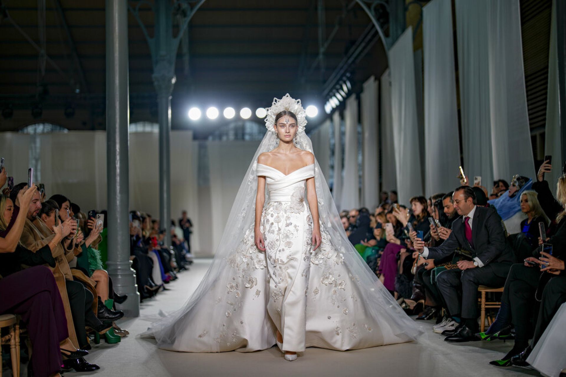 Serve this royalty: Elie Saab delights Paris Fashion Week with Thai ...