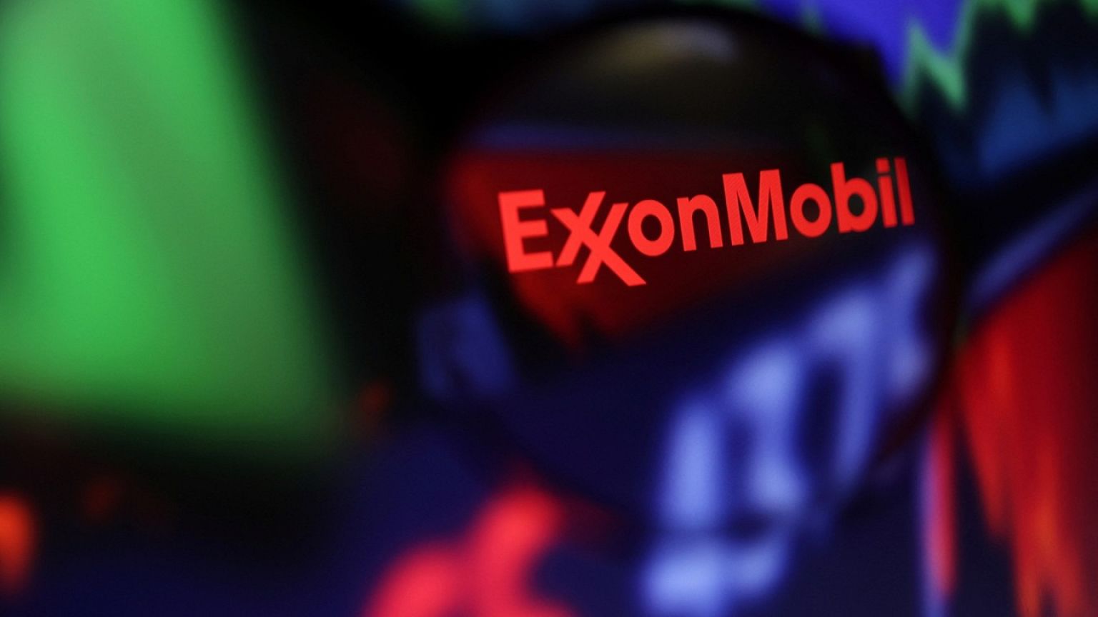 Exxon makes record €51 billion profit. Only 5% is going to ‘low-carbon ...