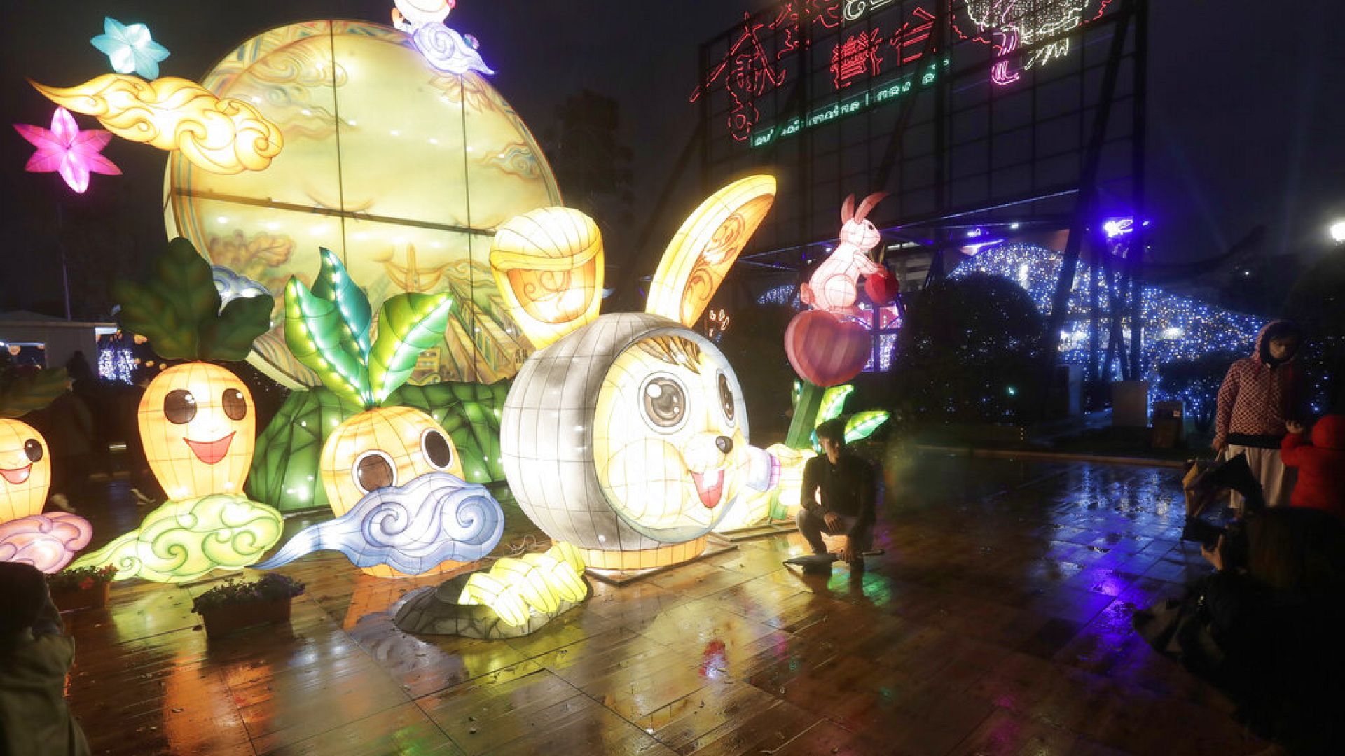 Video. WATCH: Celebrations mark the end of the Lunar New Year in Taiwan ...