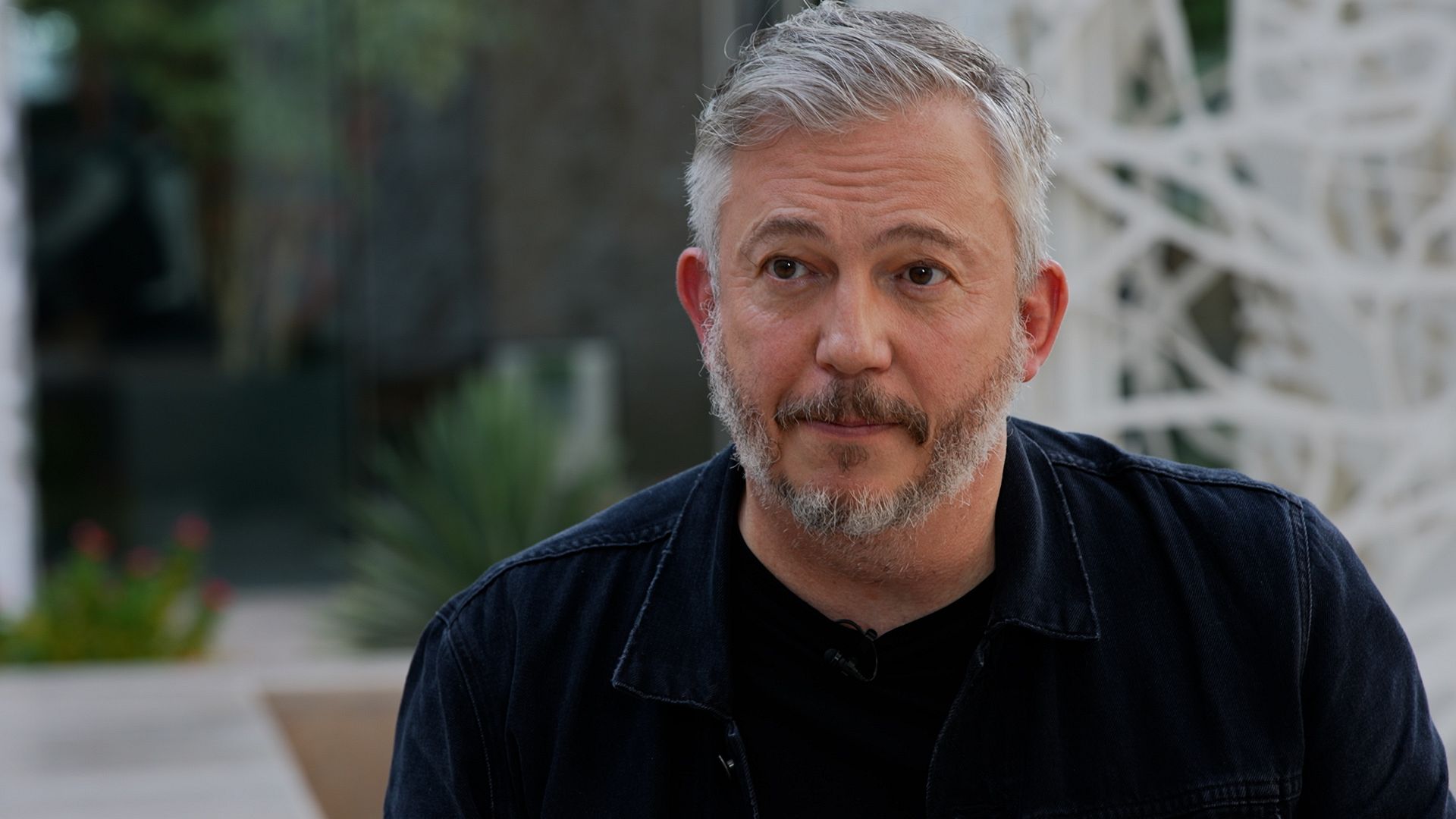 Second chances: A journey from rock and roll to food and war | Euronews