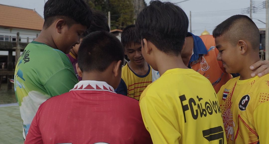 Meet the football team floating to success in Thailand | Euronews