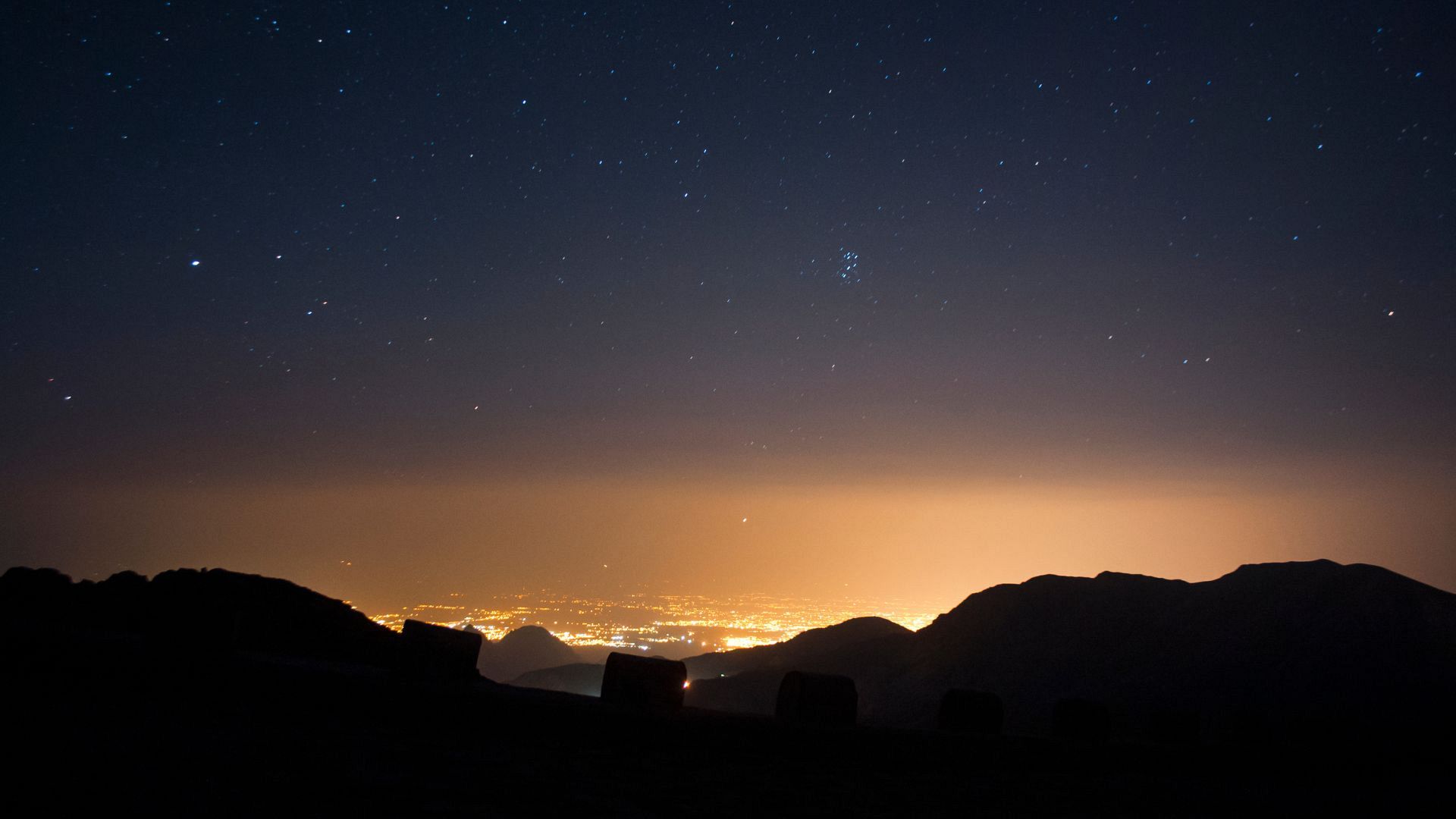 Light pollution: City of London to ask high-rise buildings to switch ...