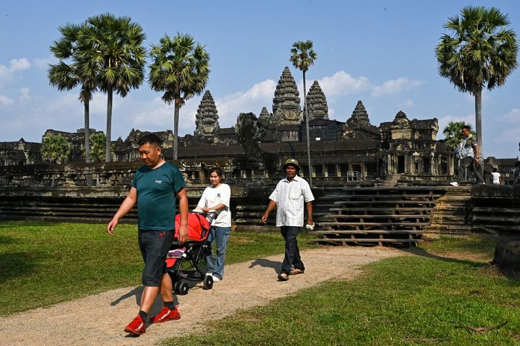 Angkor Wat: Cambodian villagers face eviction as part of plan to ...
