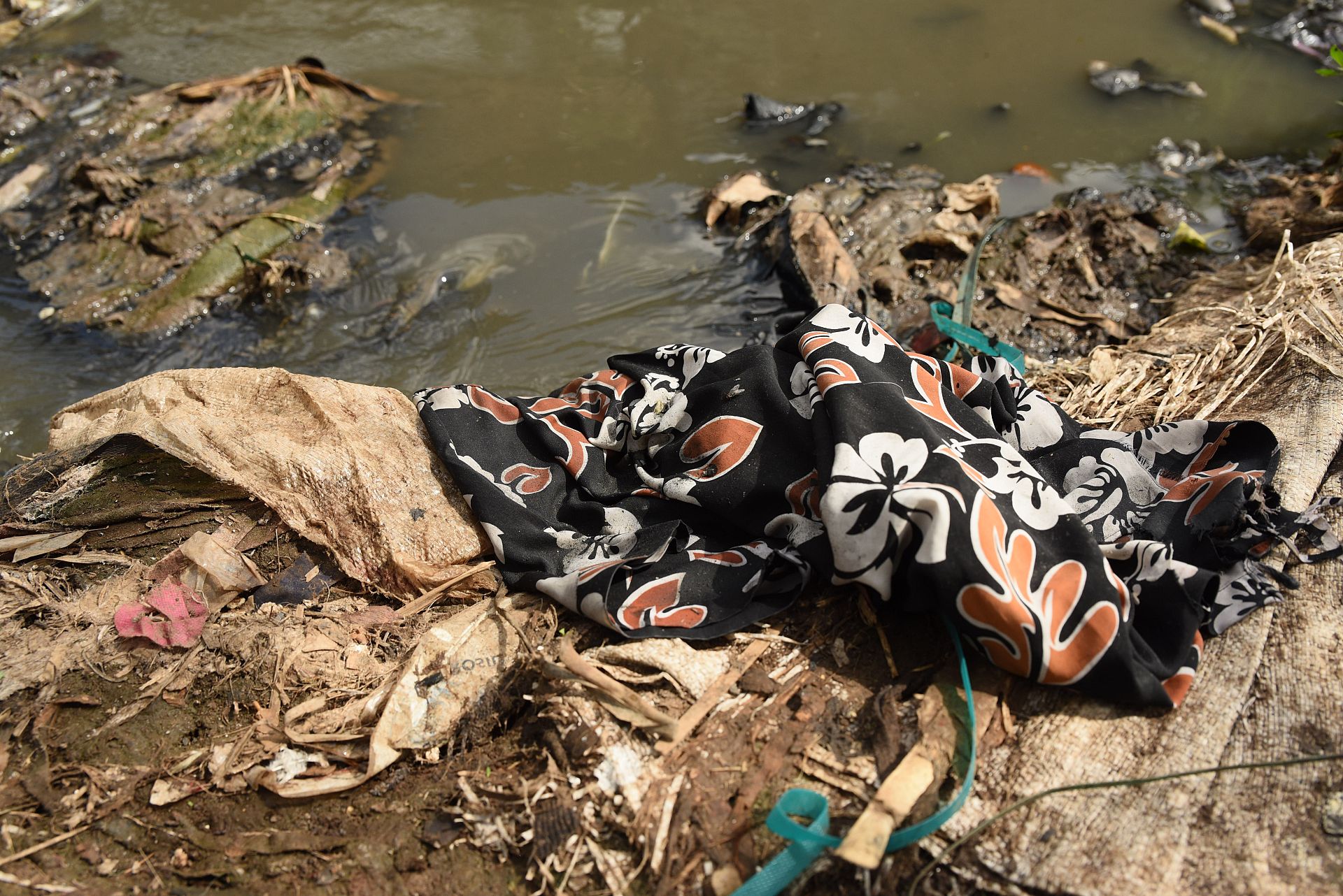 EU dumps 37 million items of plastic clothing in Kenya a year. Which ...