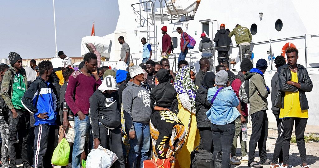 Tunisia's president links African migrants to "violence and crimes ...