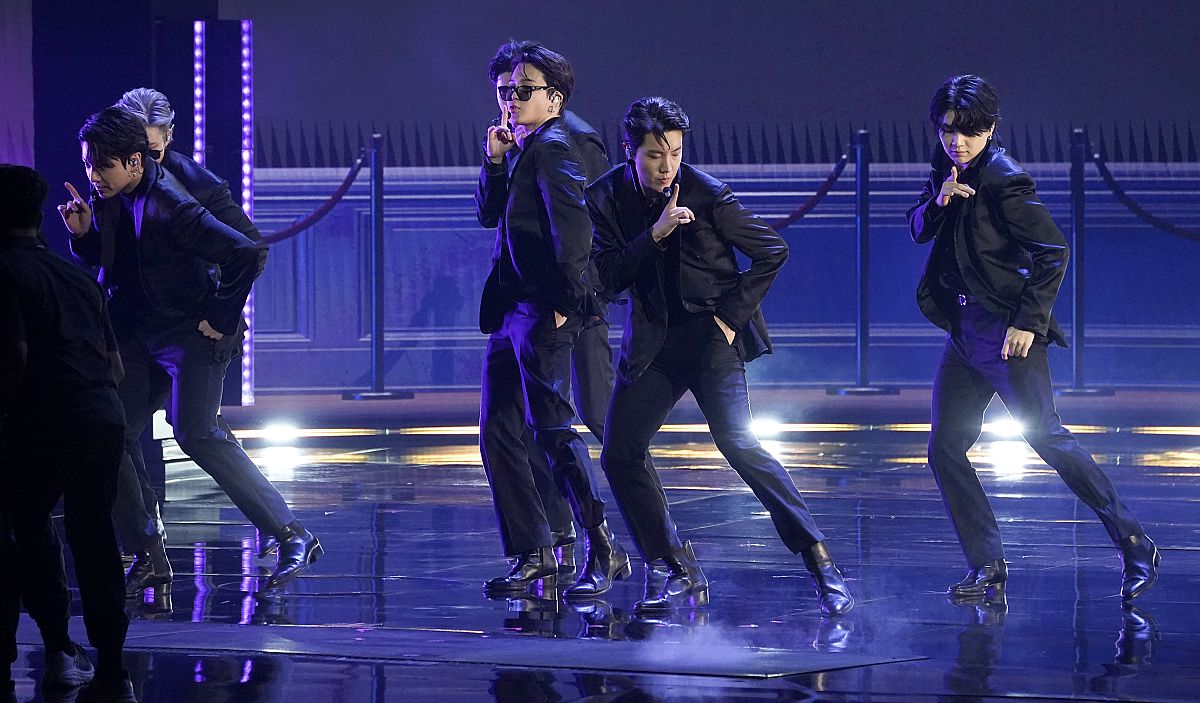 BTS member announced partnership with Louis Vuitton | Euronews