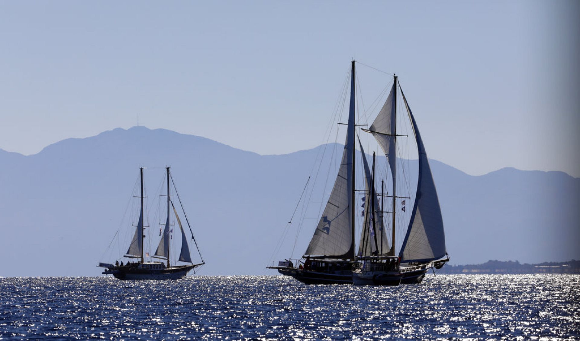 Paseos en barco y fiesta: Cómo vivir a lo grande en la costa de la ...