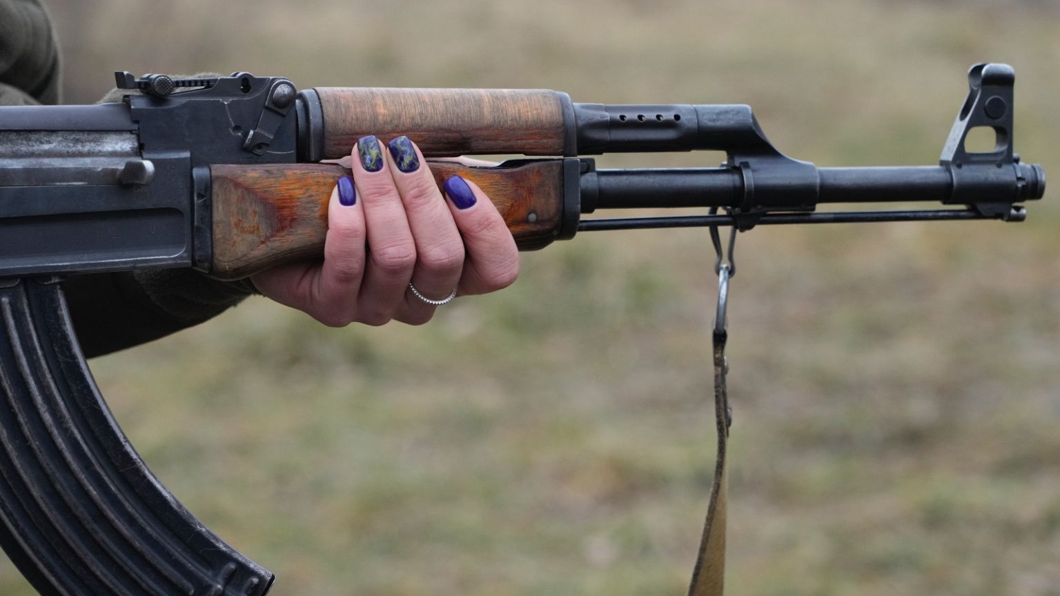 Amazonok az ukrán fronton: a félénk tanárnő, aki fegyverre cserélte az ...